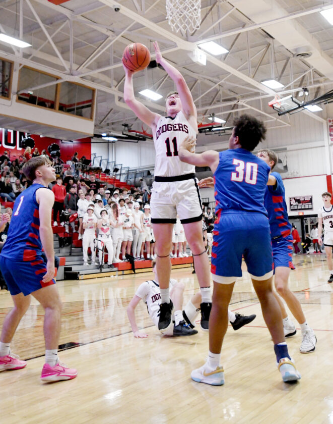 Dodger basketball teams hit the road | News, Sports, Jobs - Messenger News